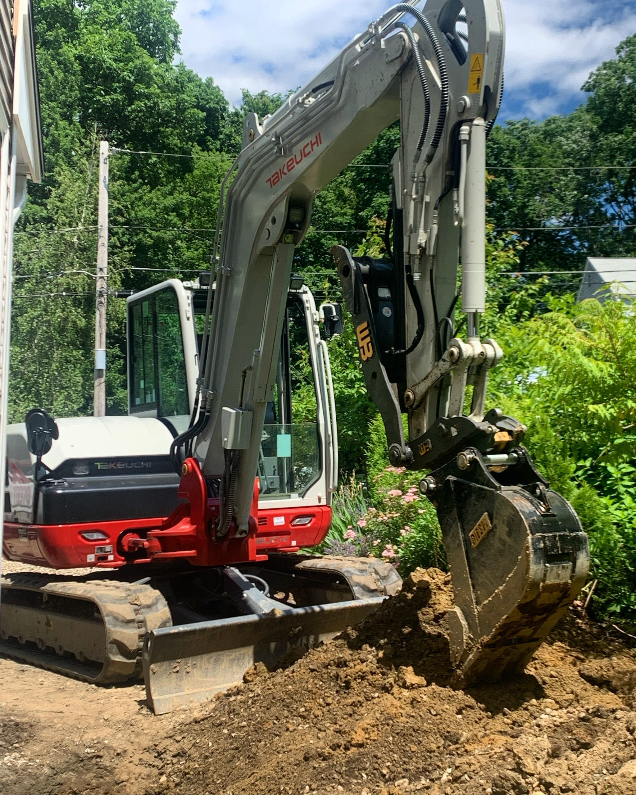 18'' Bucket for 80CL Excavator - Dynamic Attachments