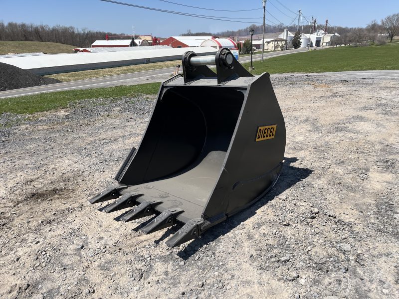 36'' Bucket for 120CL Excavator - Dynamic Attachments