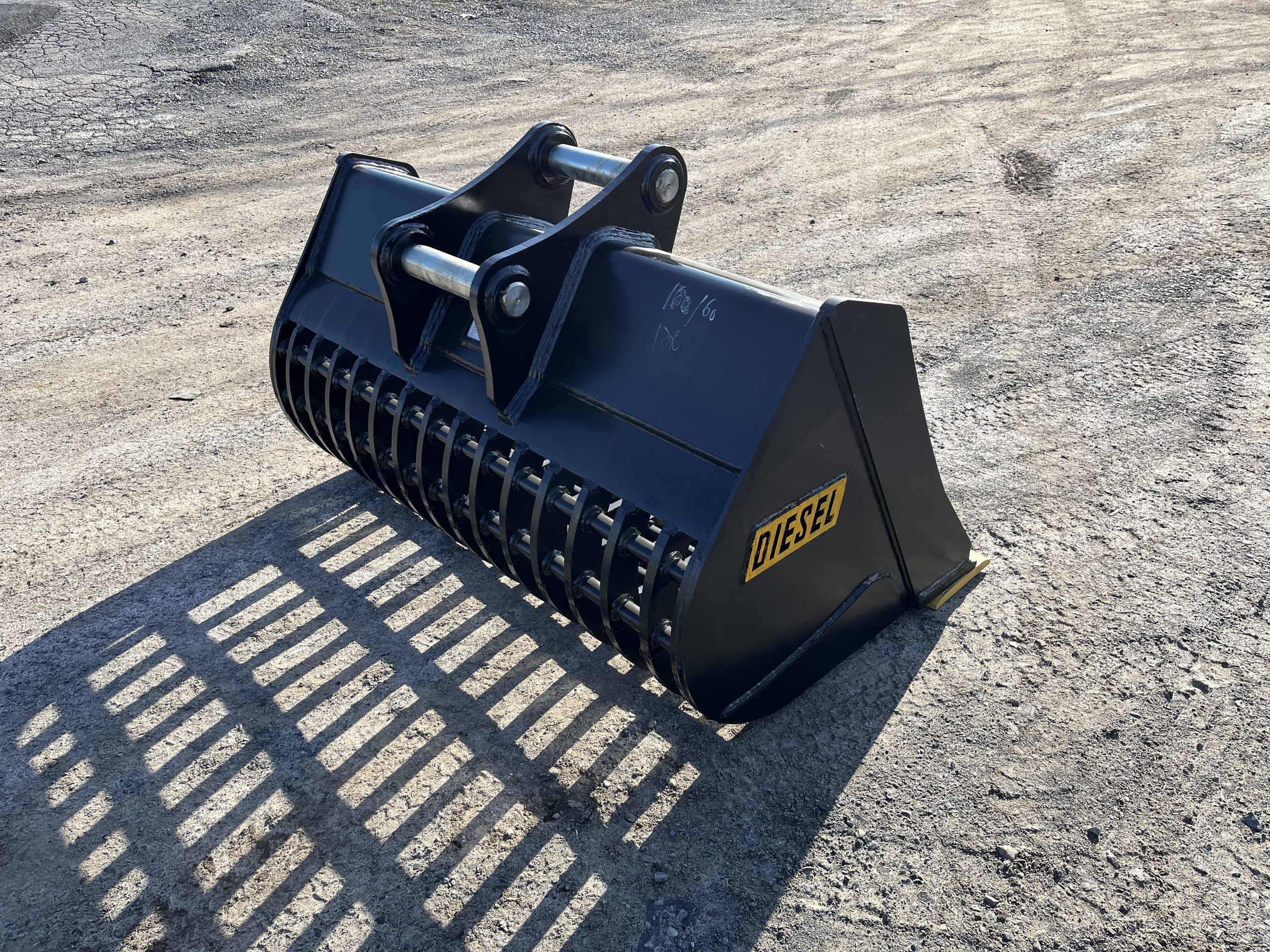 60" Screening Bucket for 120CL Excavator - Dynamic Attachments